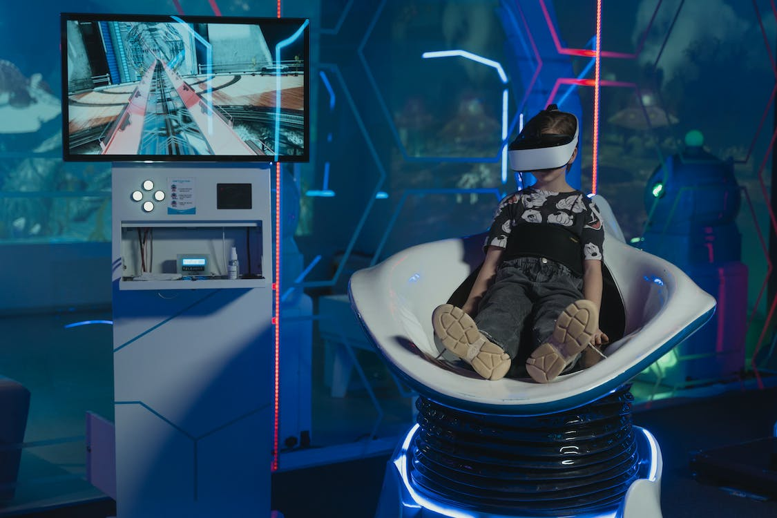 Is VR Safe for Kids And Teenagers? - MoviePower VR